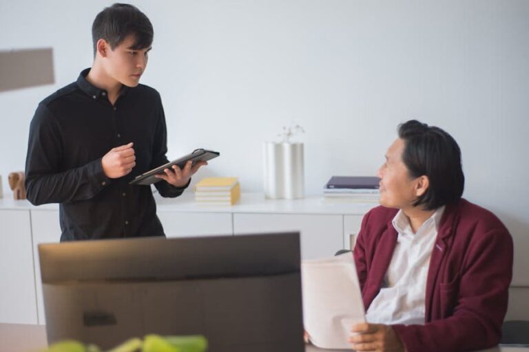 Administrative Assistant Job Description: Skills & Tasks - Staffing Talk
